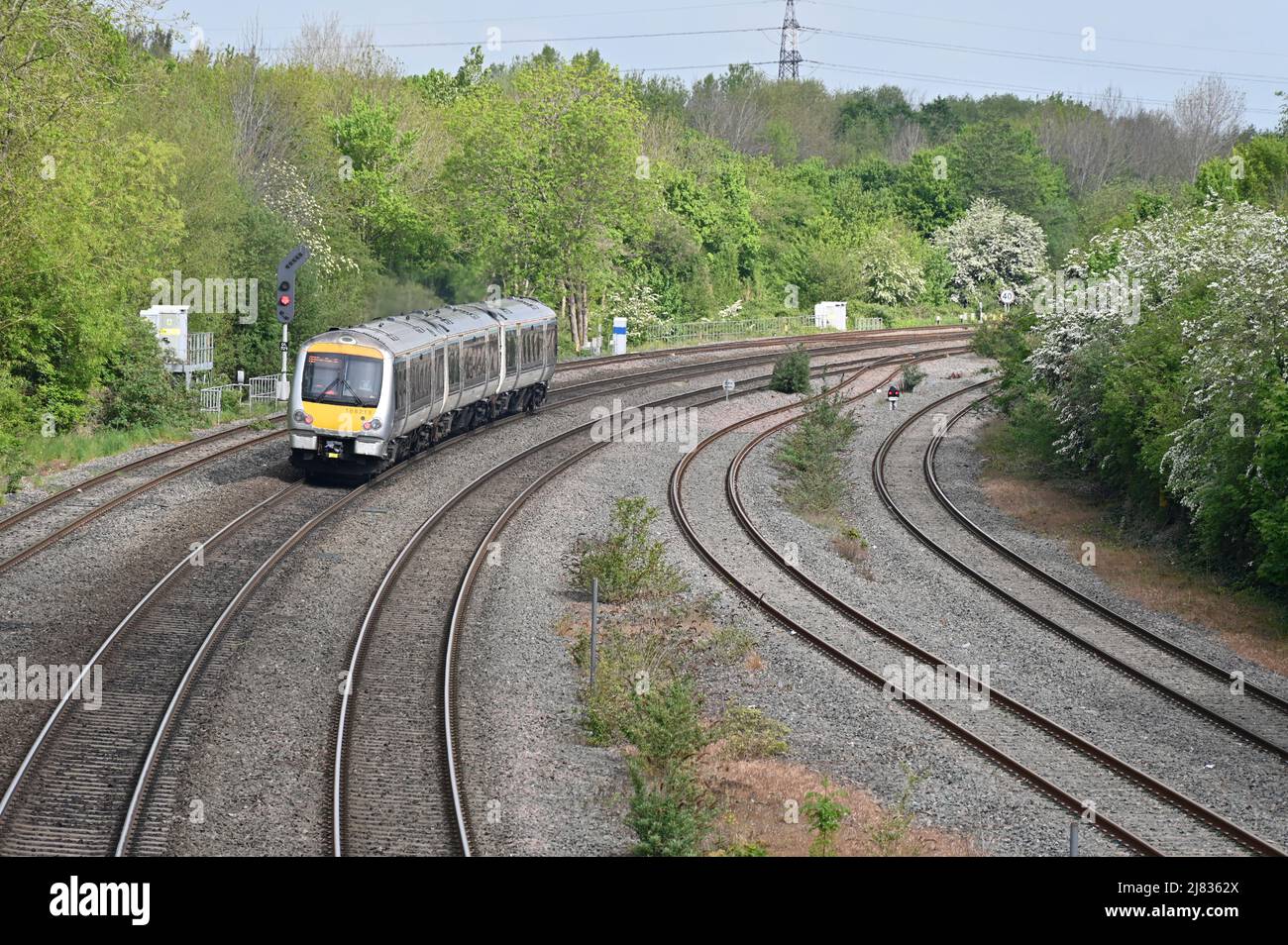 A Chiltern Railways Class 168 Diesel Multiple Unit heading northbound ...