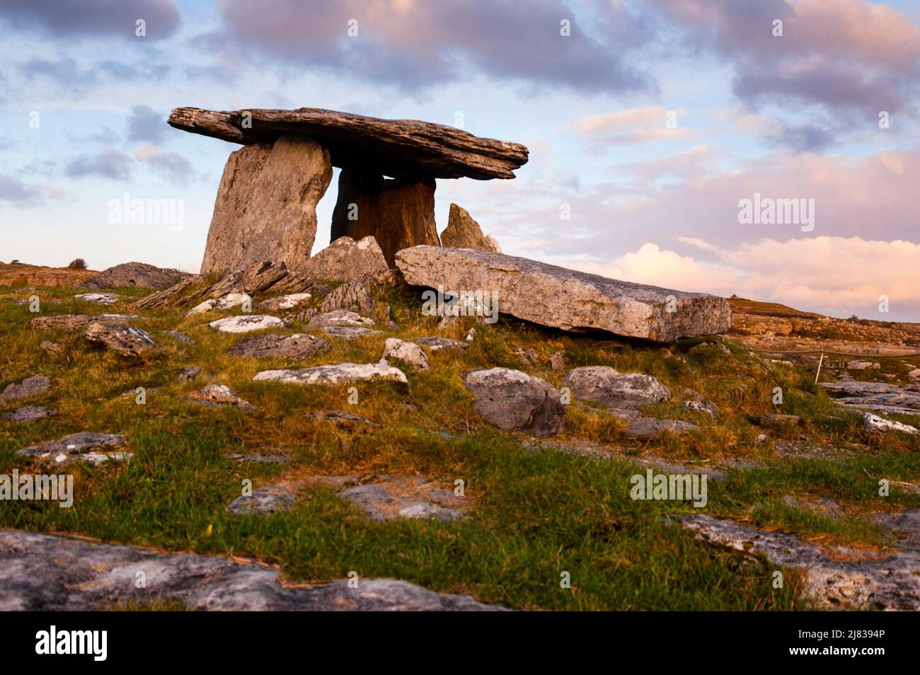 Poulnabrone dolman hi-res stock photography and images - Alamy