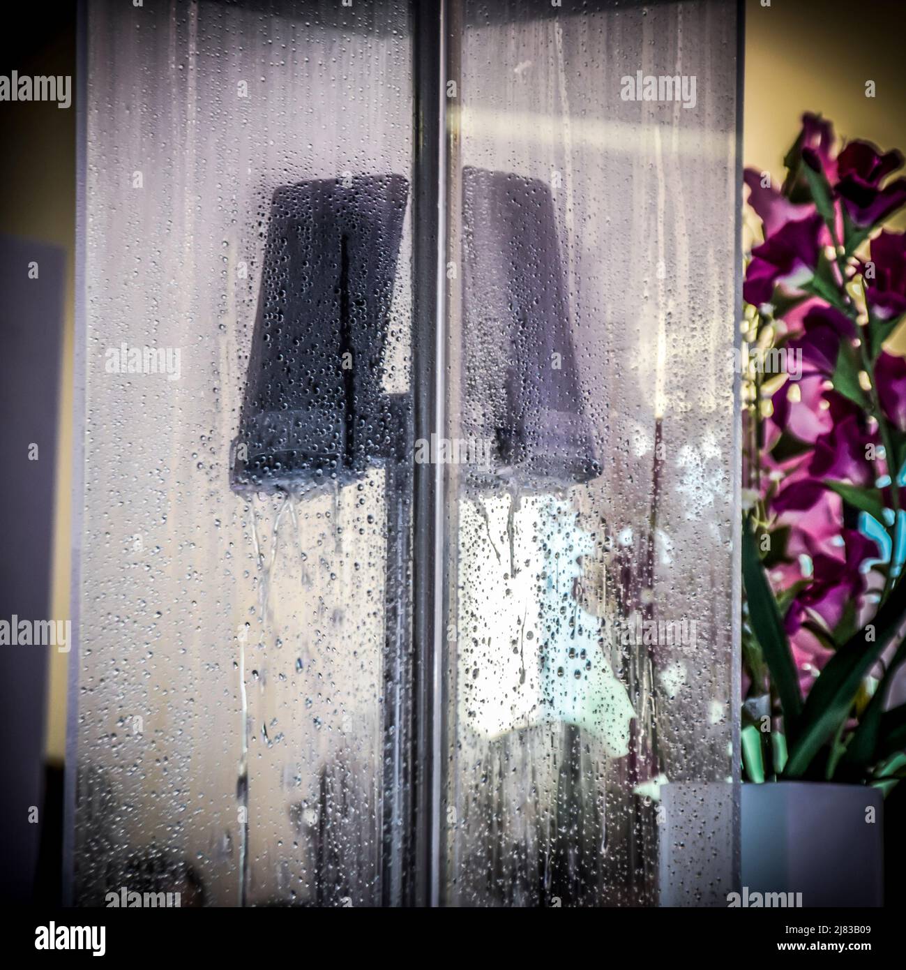 A waterproof mobile phone being tested in the water Stock Photo - Alamy