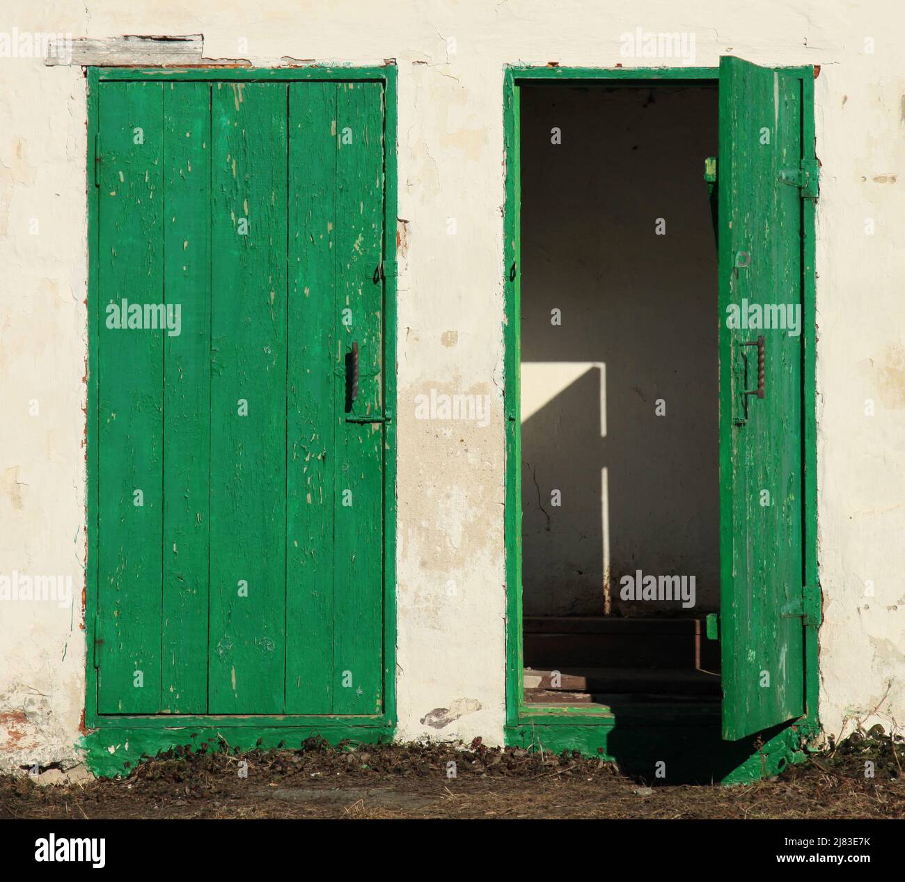 Public restroom doors hi-res stock photography and images - Alamy