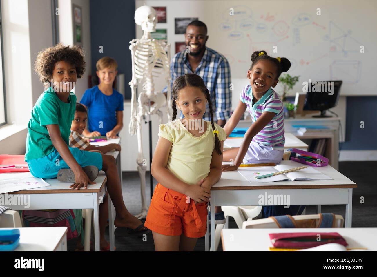 Teaching skeleton hi-res stock photography and images - Alamy