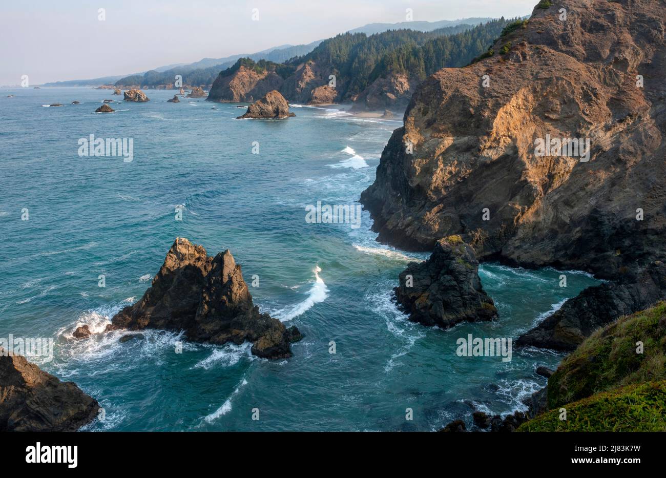 Rugged coastal cliffs hi-res stock photography and images - Alamy