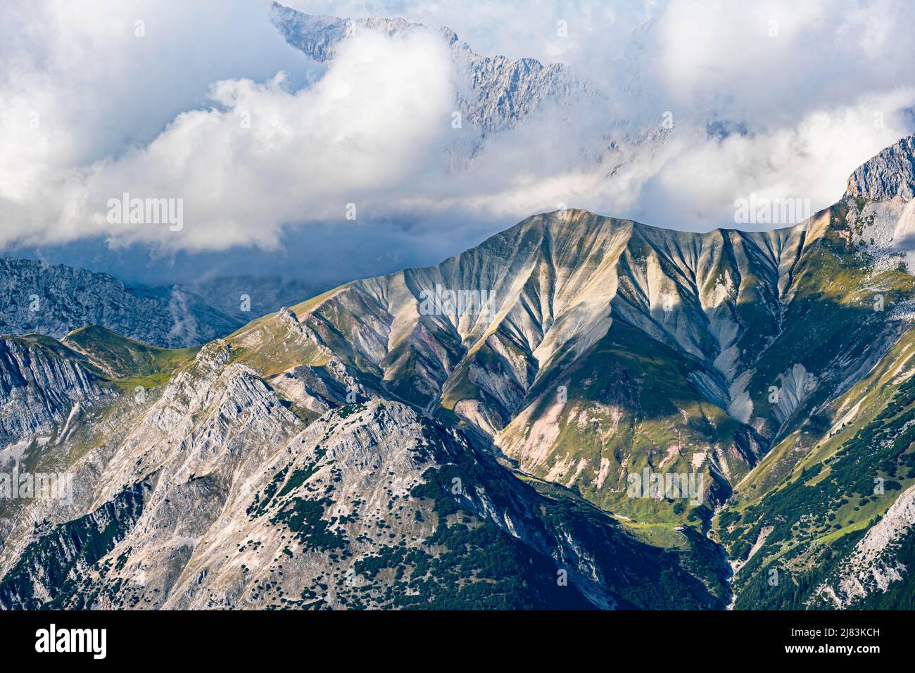 Mountain peaks Hoher Kamm and Kleiner Wanner of the Wetterstein ...