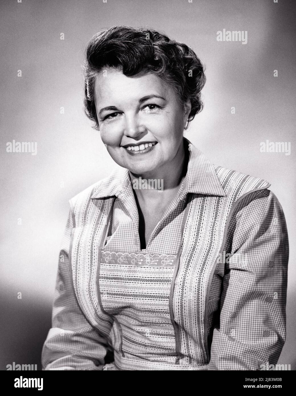 1950s housewife black and white hi-res stock photography and images - Alamy