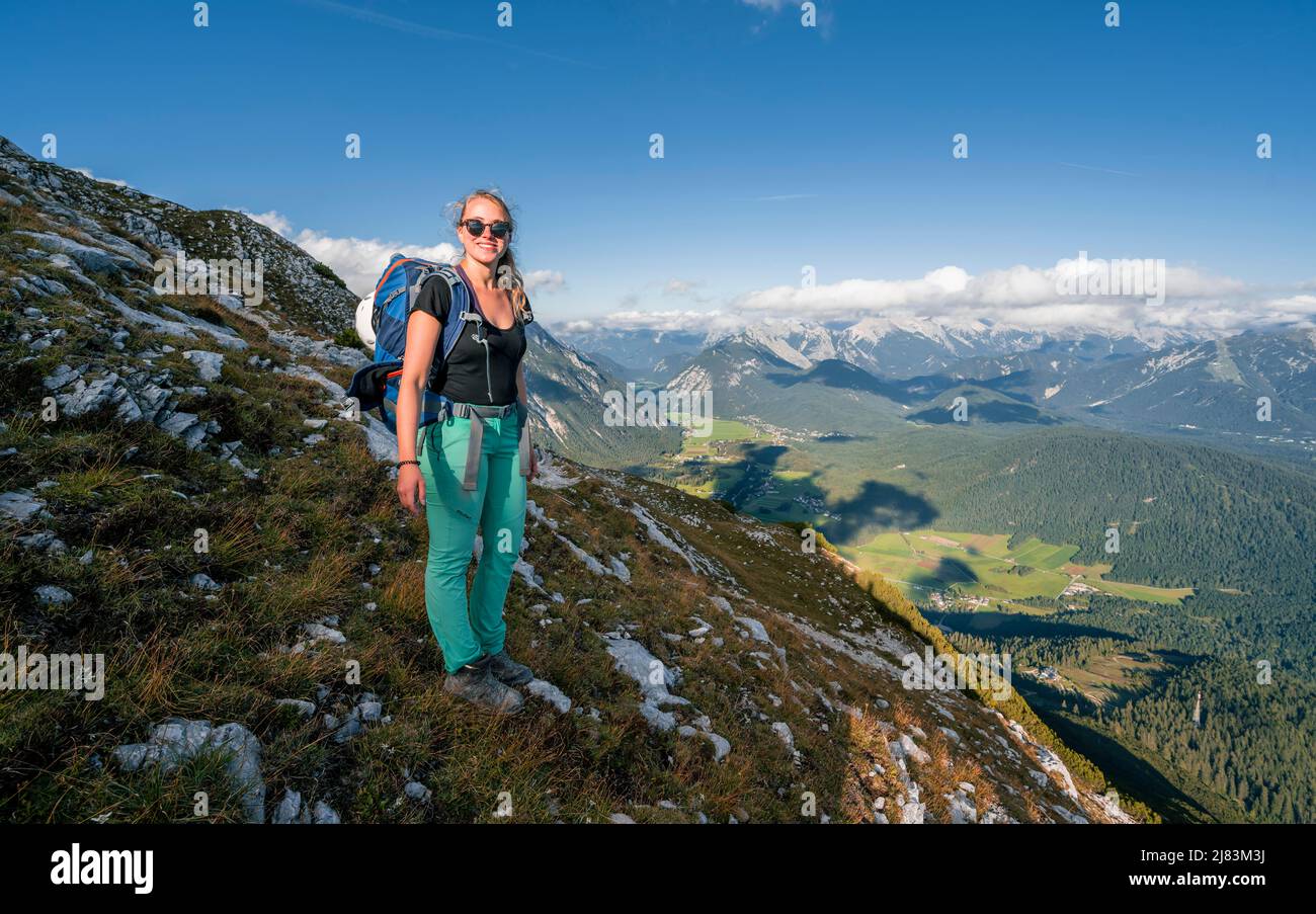 Hikers descending, Inn valley and mountain landscape, ridge walk, Hohe ...
