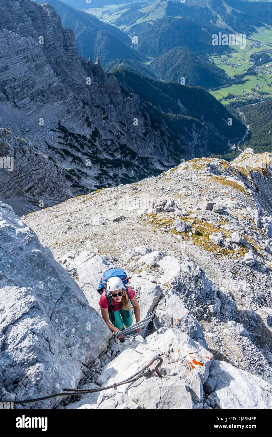 Eine leiter hinauf hi-res stock photography and images - Alamy