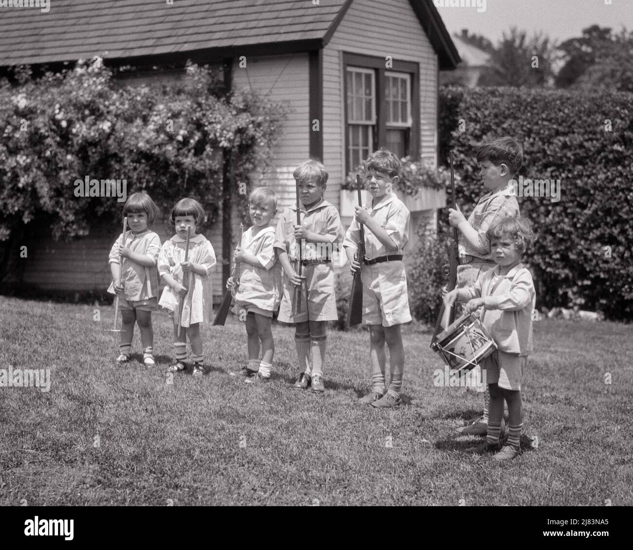 Militia soldiers uniform hi-res stock photography and images - Alamy