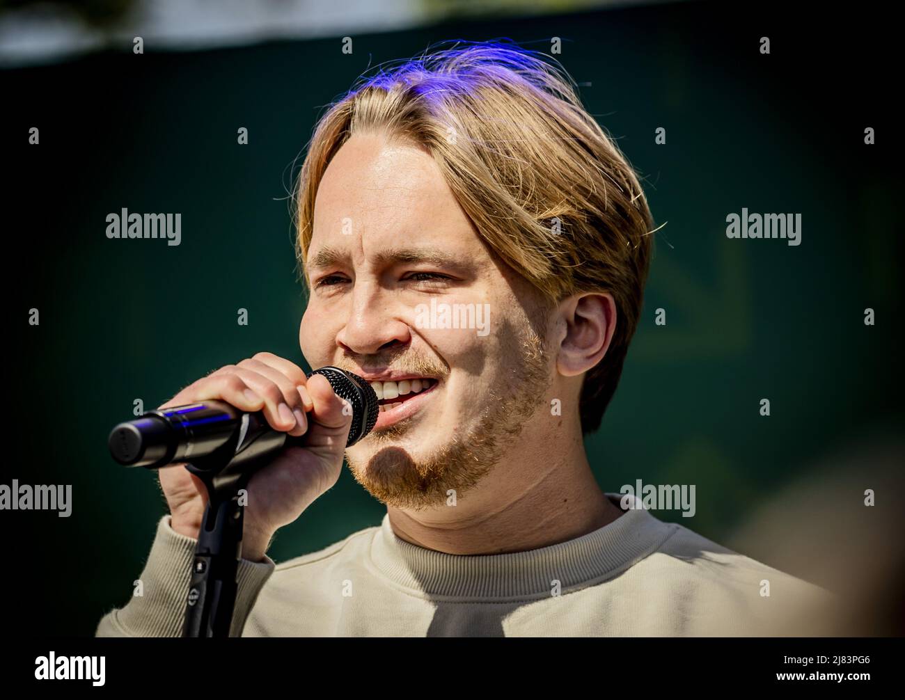 2022-05-12 12:17:49 LEIDEN - Singer and rapper Snelle launches his new ...