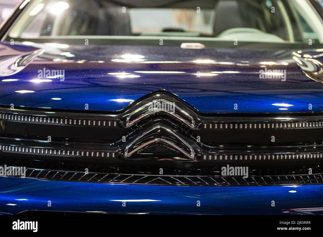 Model new citroen c5 aircross suv hybrid hi-res stock photography and ...