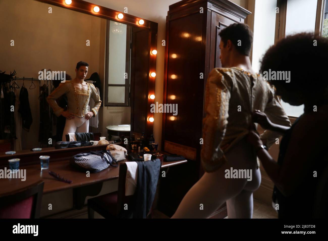 Swan lake bolshoi hi-res stock photography and images - Alamy