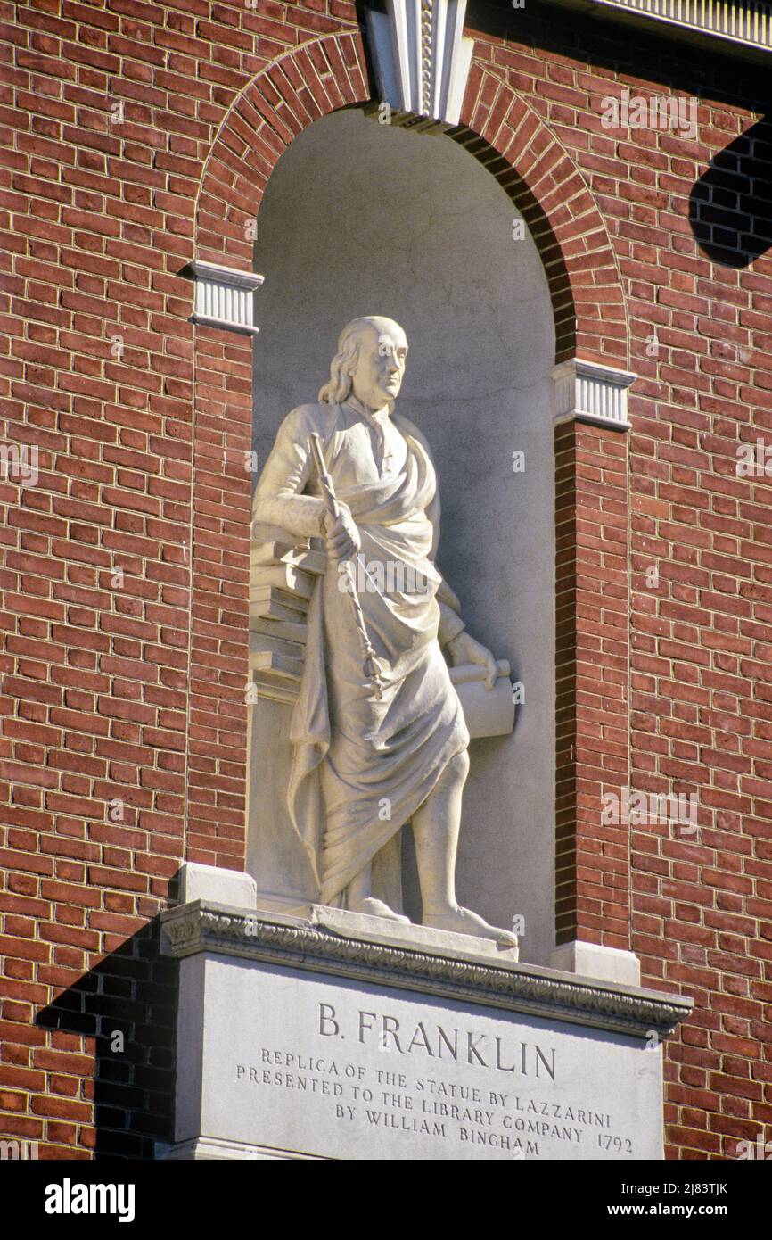 1990s ISELIN LAZZARINI STATUE BENJAMIN FRANKLIN ON FACADE OF LIBRARY ...
