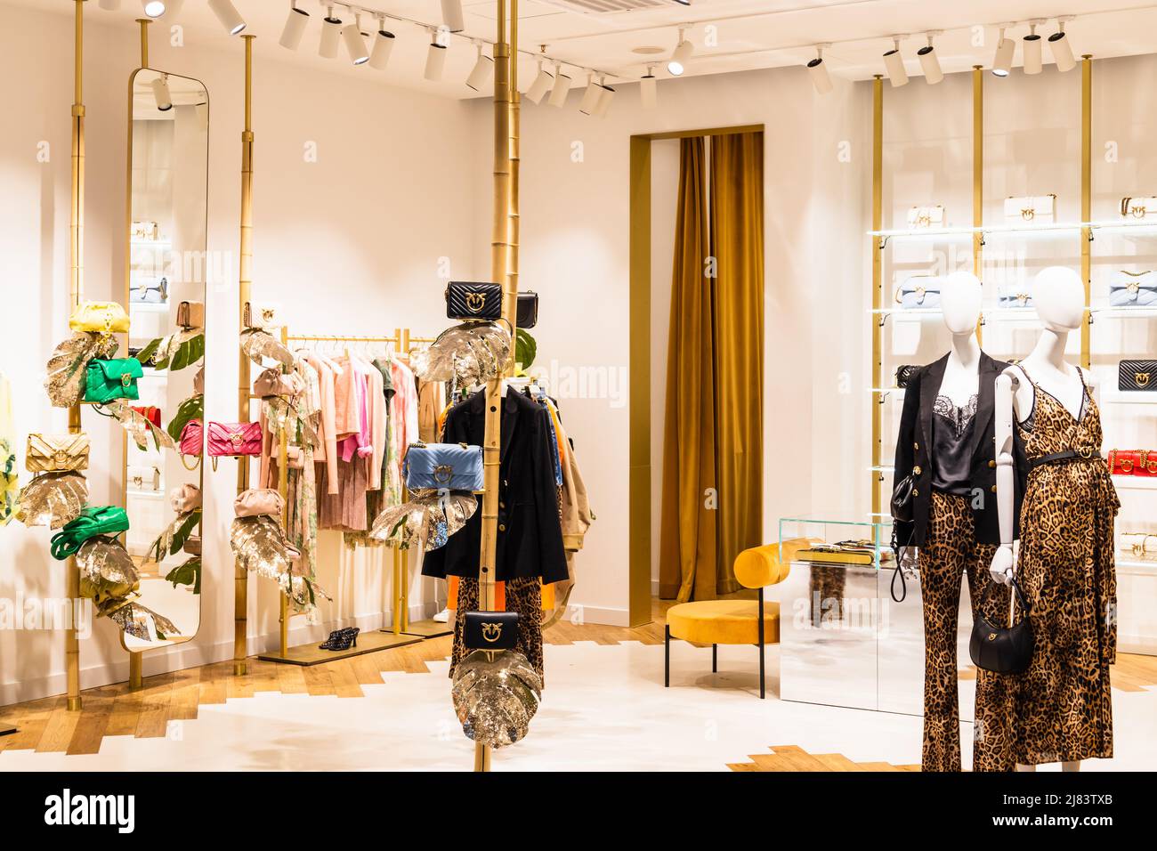 Clothing store interior design hi-res stock photography and images - Alamy