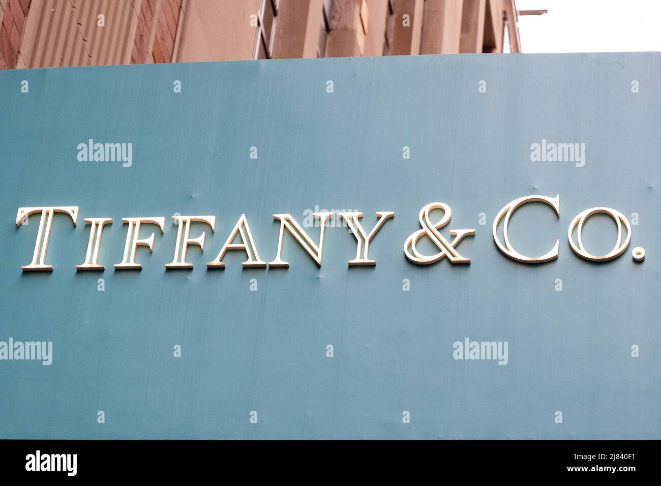 A shop sign of TIFFANY & CO, on May 07, 2022 in New-York City, USA ...