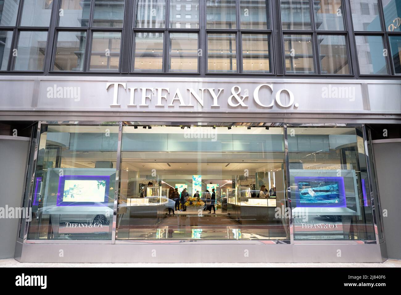 A shop sign of TIFFANY & CO, on May 07, 2022 in New-York City, USA ...