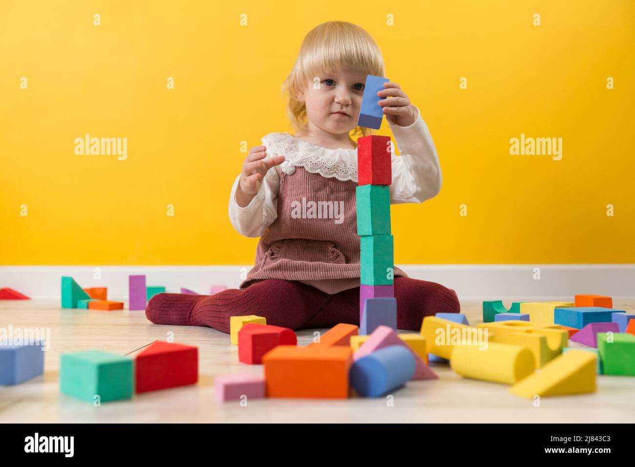 Activity blocks hi-res stock photography and images - Alamy