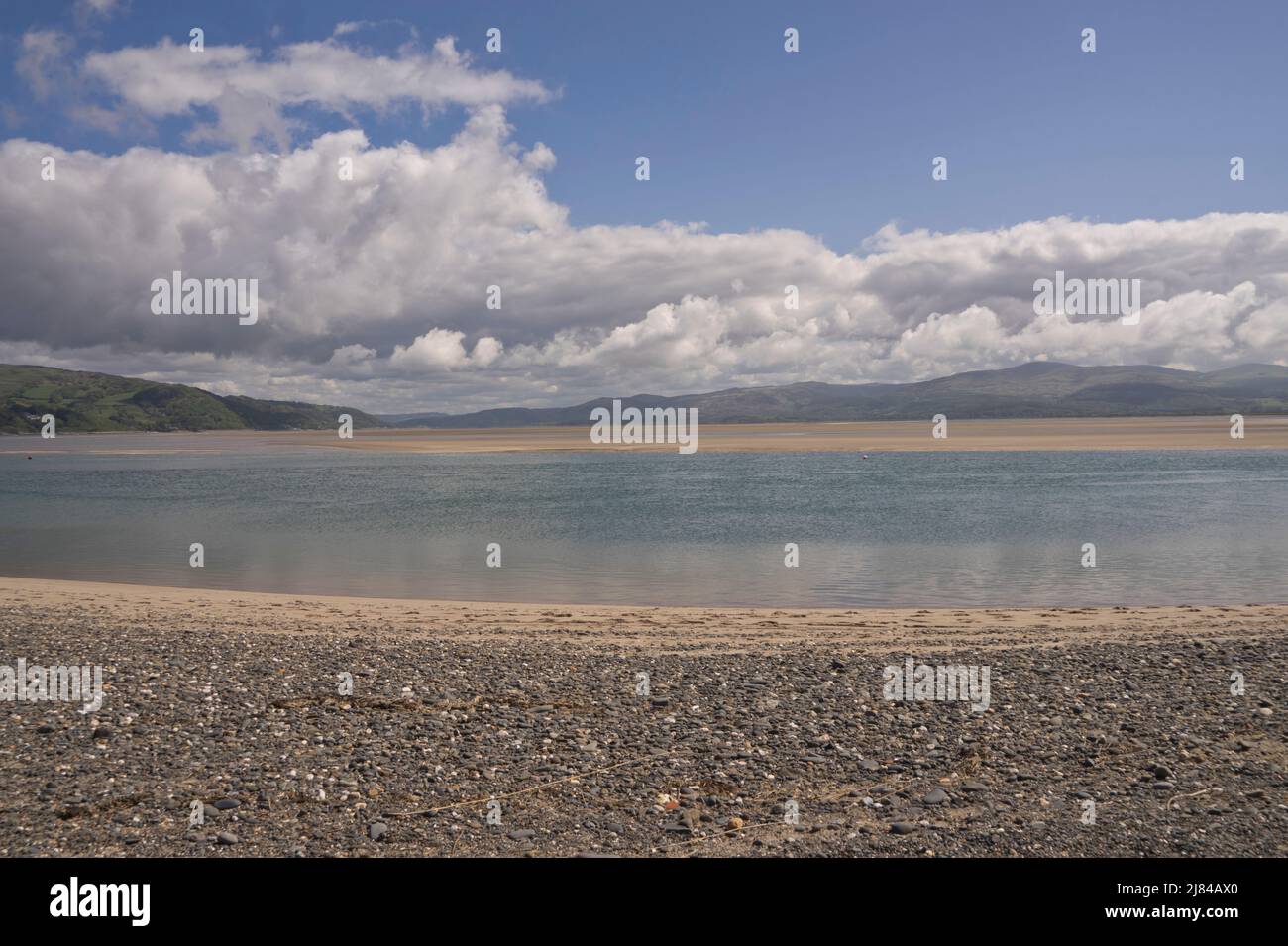 Views of beach and sand dunes at Ynyslas, Dyfi estuary, Borth ...