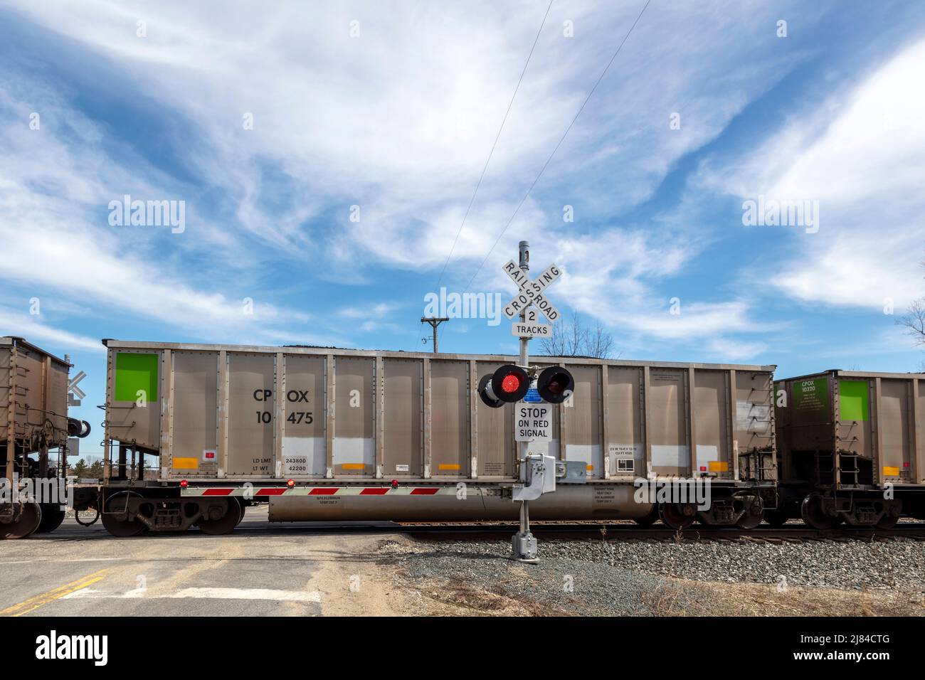 Active railroad crossing with flashing emergency lights, Michigan, USA ...