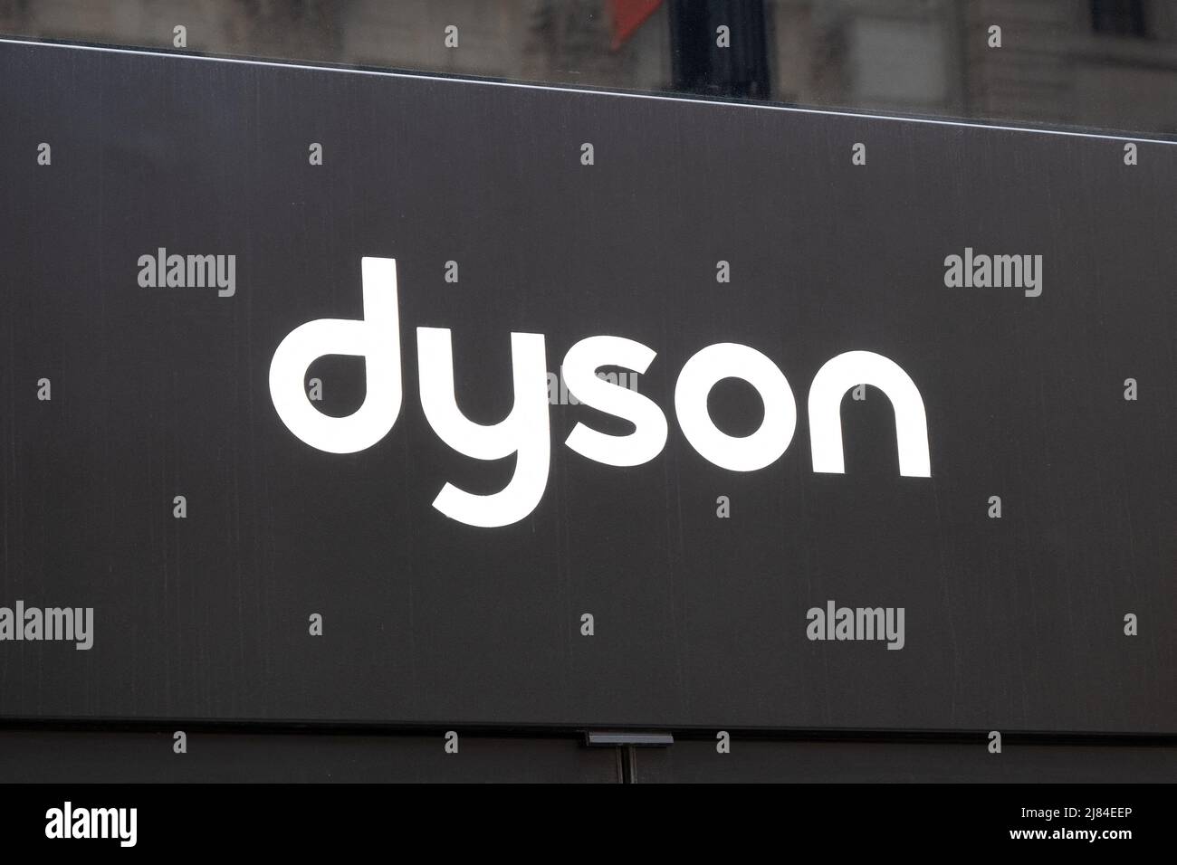 A shop sign of dyson, on May 07, 2022 in New-York City, USA. Photo by ...