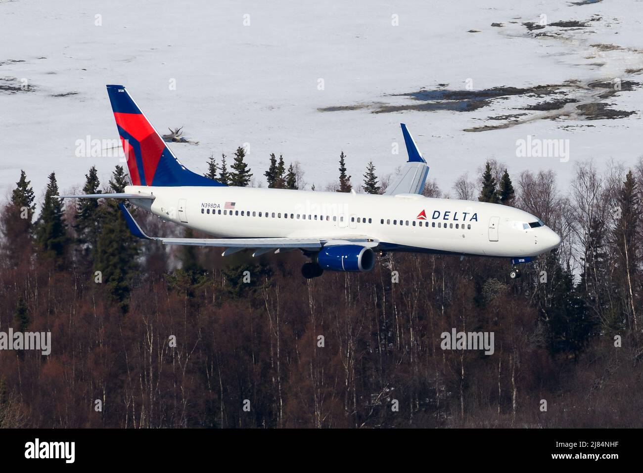 Aircraft 737 of Delta Airlines arriving seen from above. Delta Airlines ...