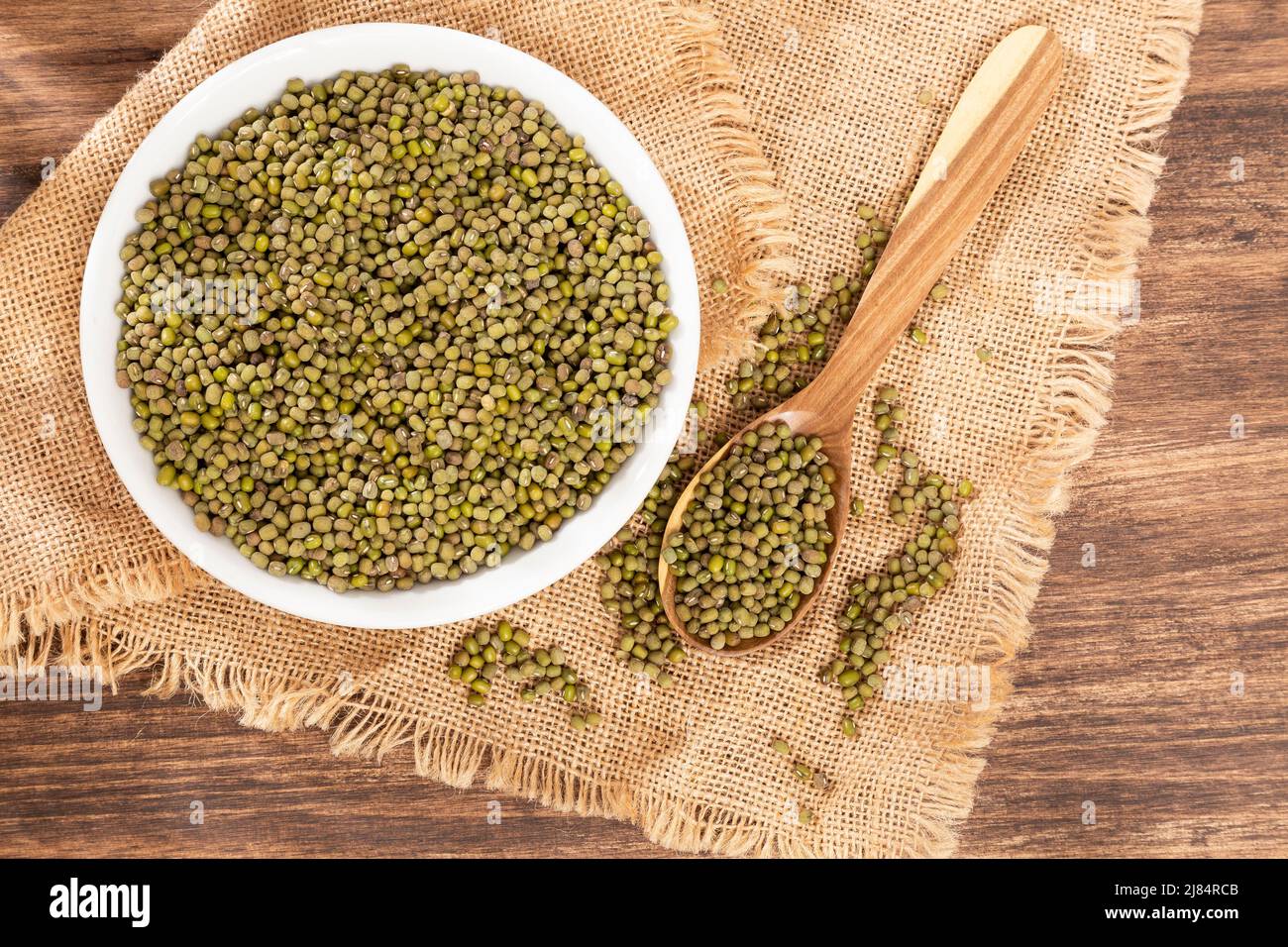 Vigna Radiata - Raw organic green mung beans Stock Photo - Alamy
