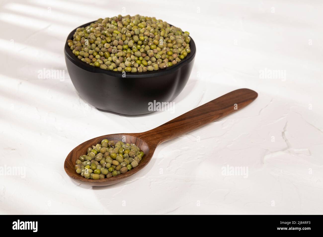 Vigna Radiata - Raw organic green mung beans Stock Photo - Alamy