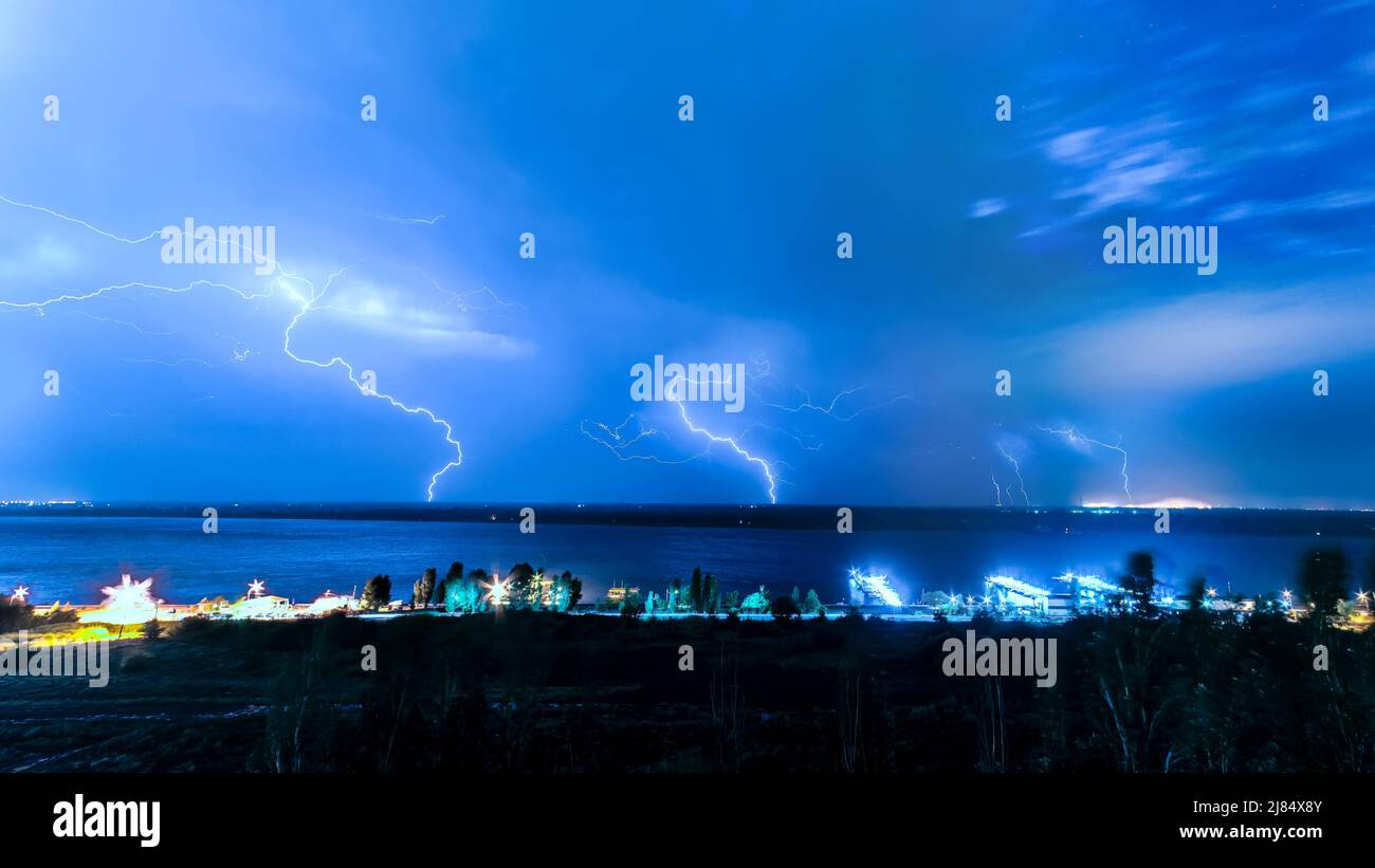 River embayment hi-res stock photography and images - Alamy