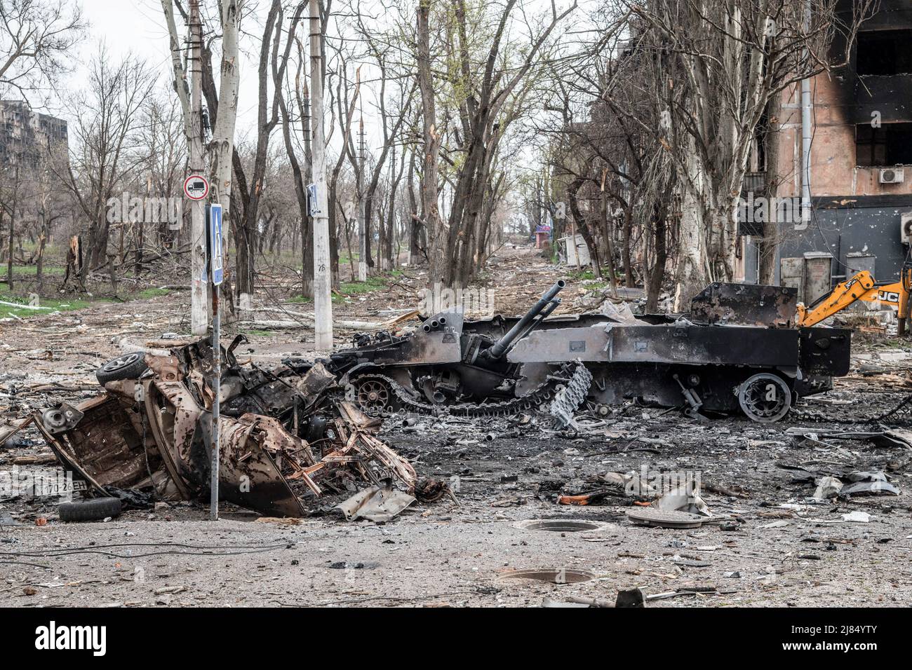 Mariupol, Ukraine. 18th Apr, 2022. A destroyed BMP-3 infantry fighting ...