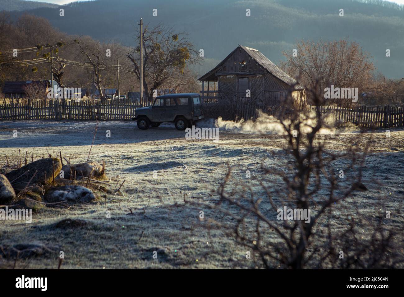 Drives past a field hi-res stock photography and images - Alamy
