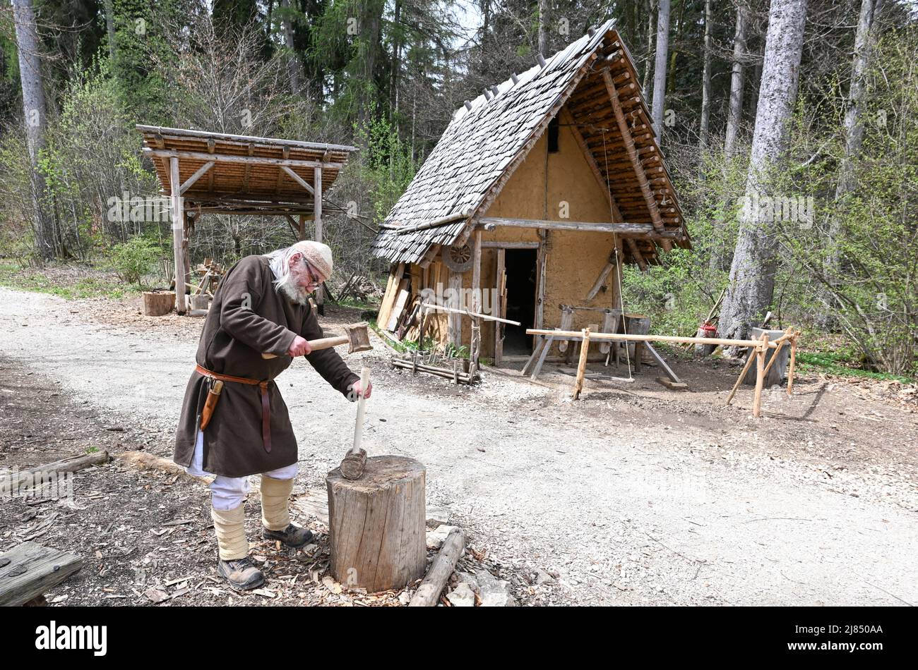 Medieval building methods hi-res stock photography and images - Alamy