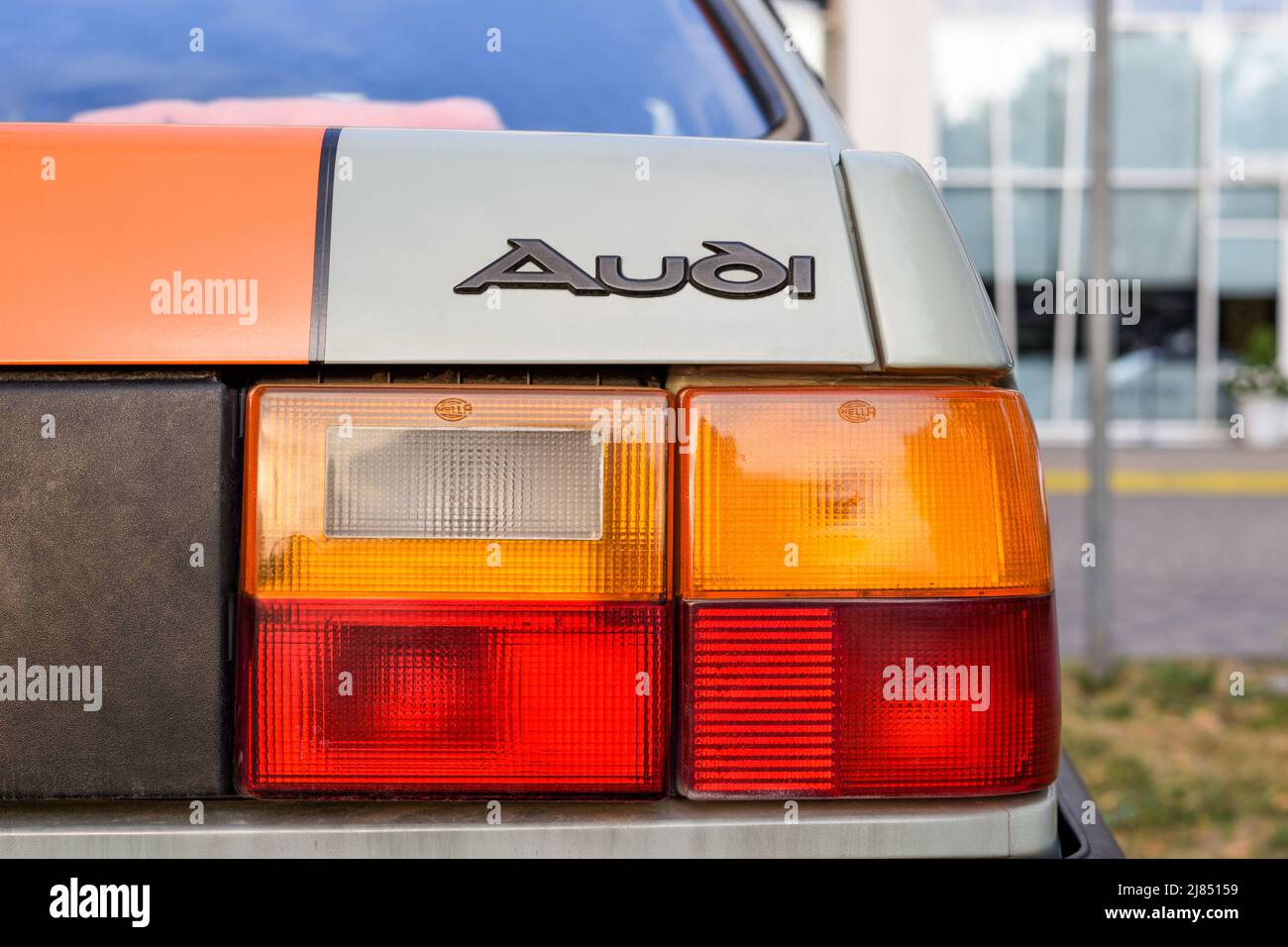 Classic car insignia hi-res stock photography and images - Alamy