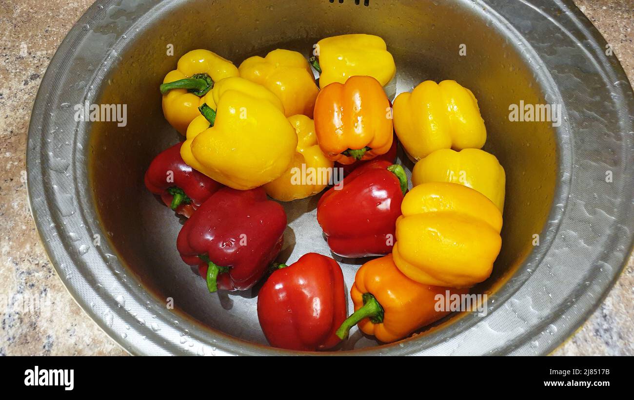 Bulgarian pepper in the kitchen in the sink Stock Photo - Alamy