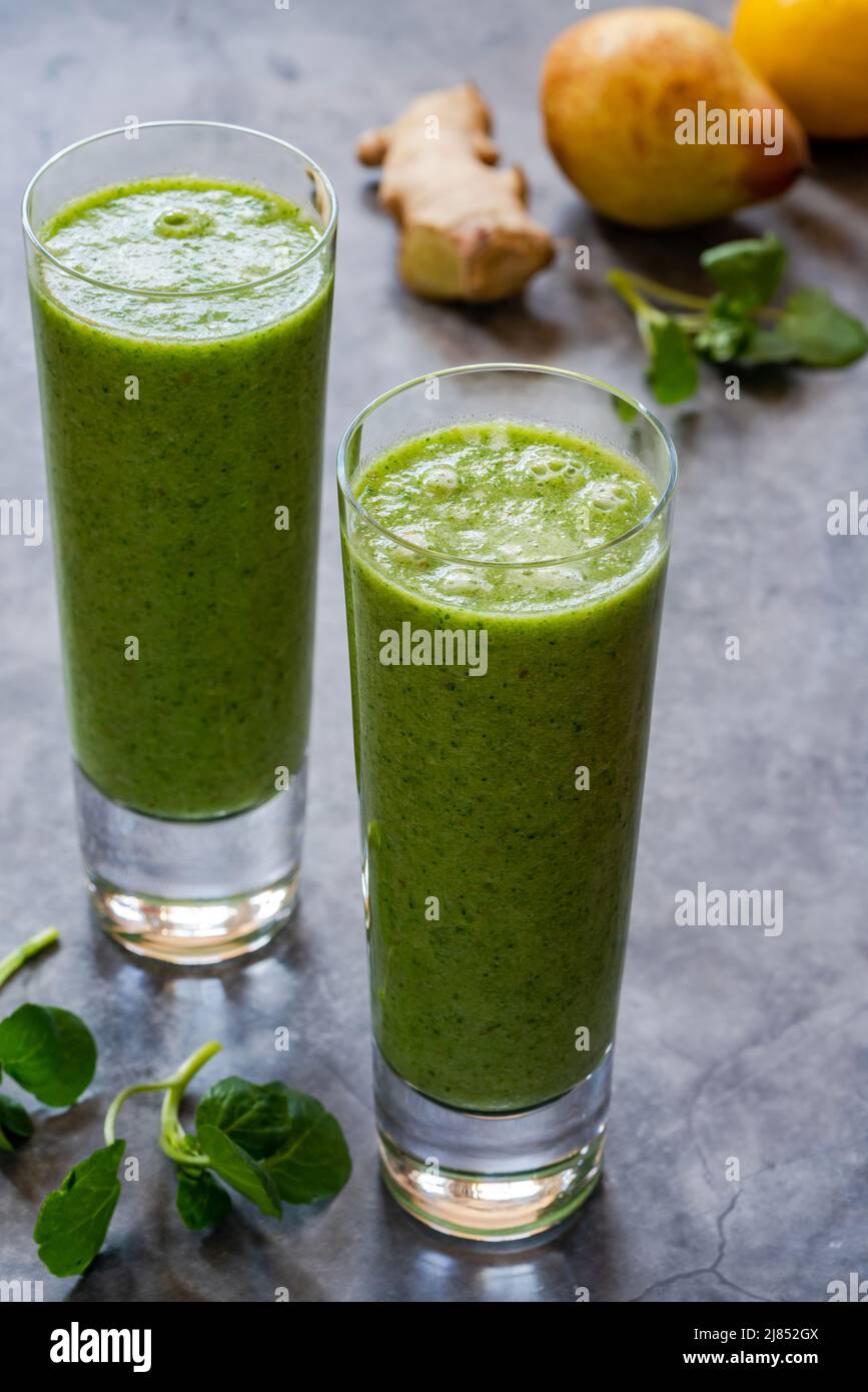 Green pear and watercress smoothie Stock Photo - Alamy