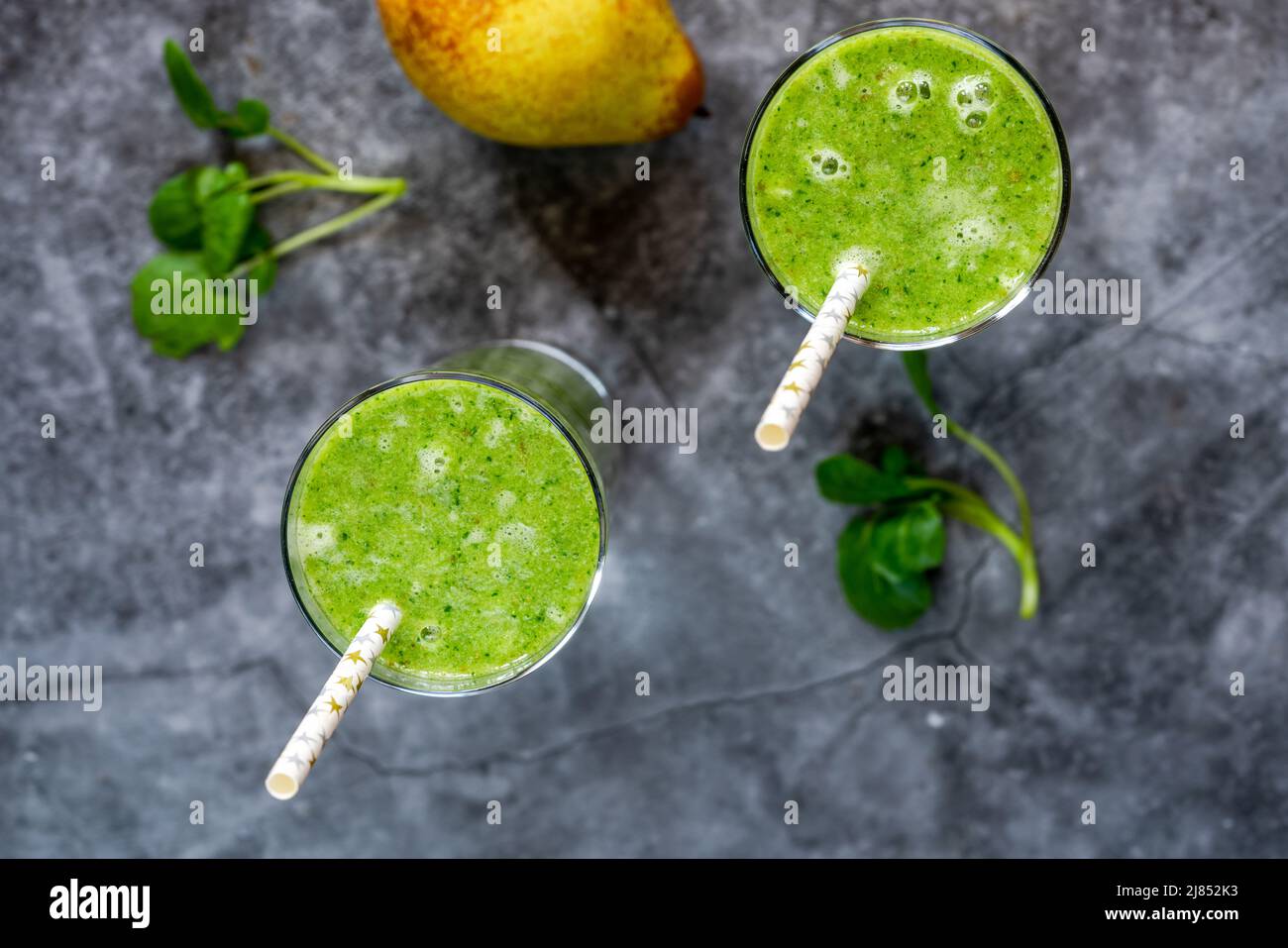 Green pear and watercress smoothie Stock Photo - Alamy