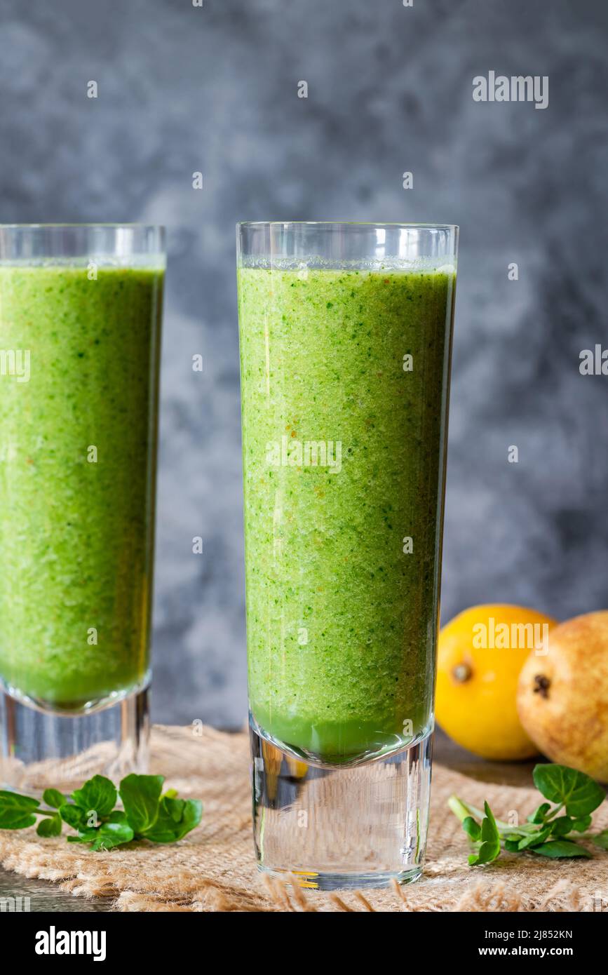 Green pear and watercress smoothie Stock Photo - Alamy
