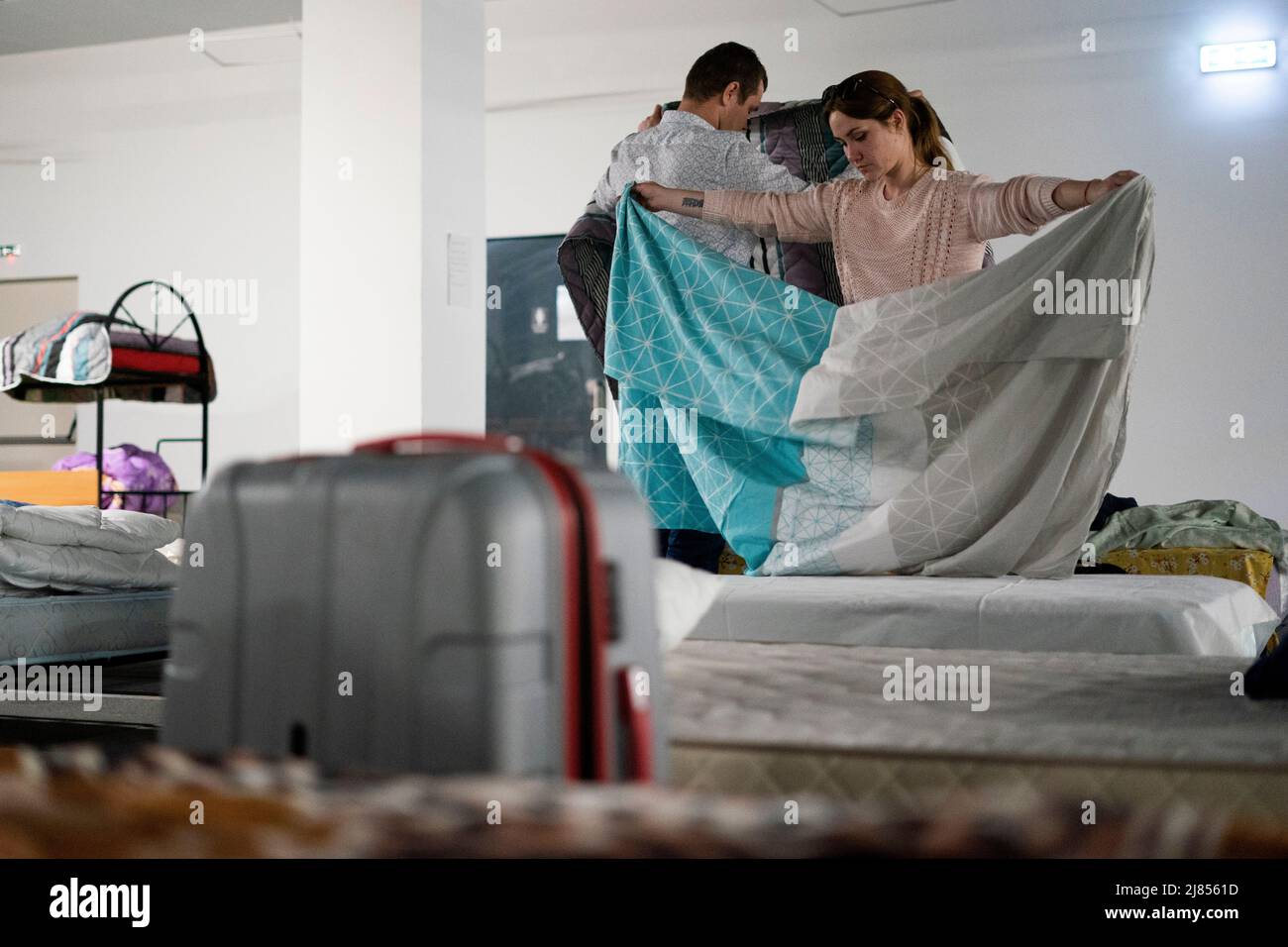 Refugee beds hi-res stock photography and images - Alamy