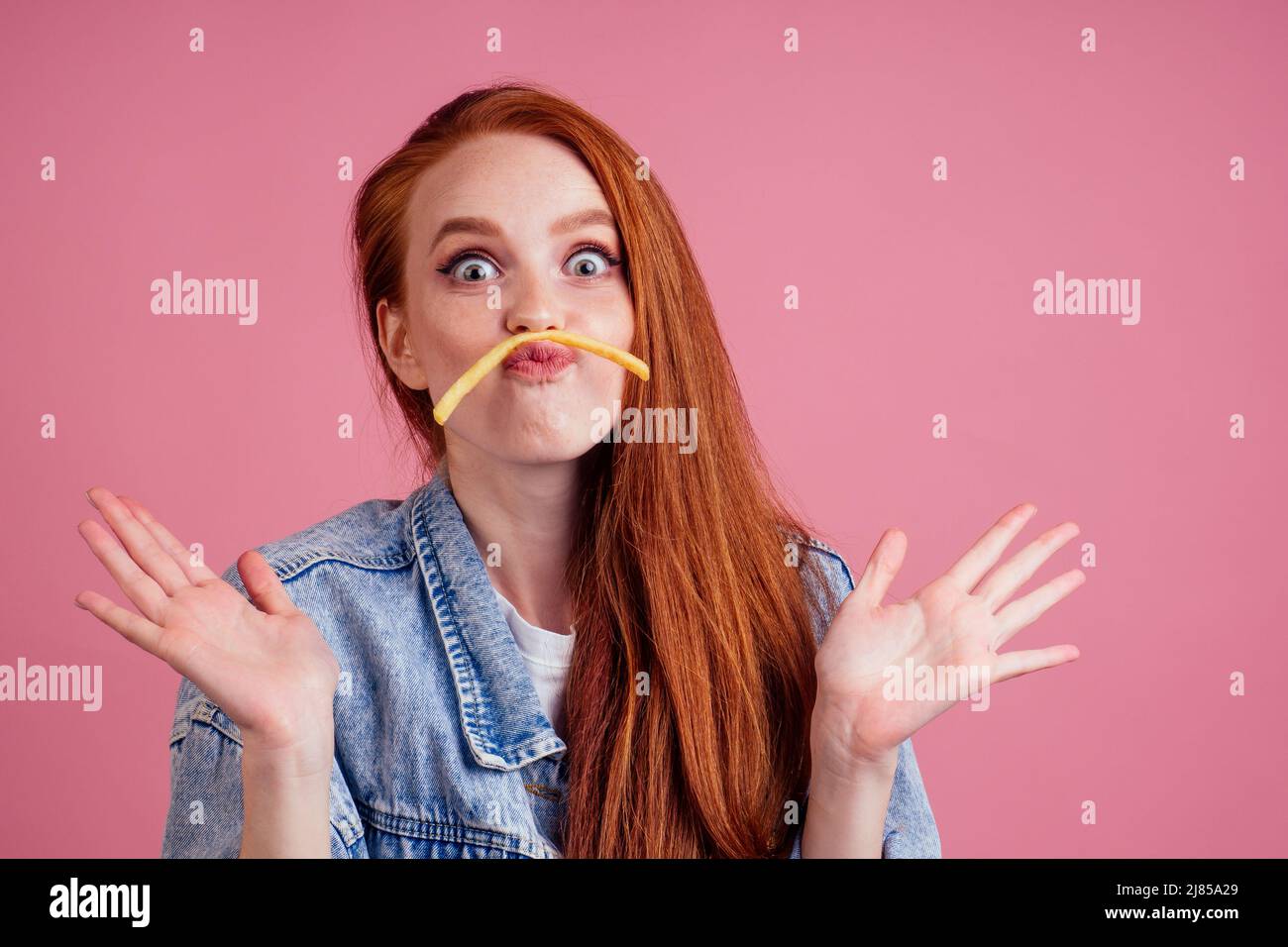 Burger making female hi-res stock photography and images - Alamy