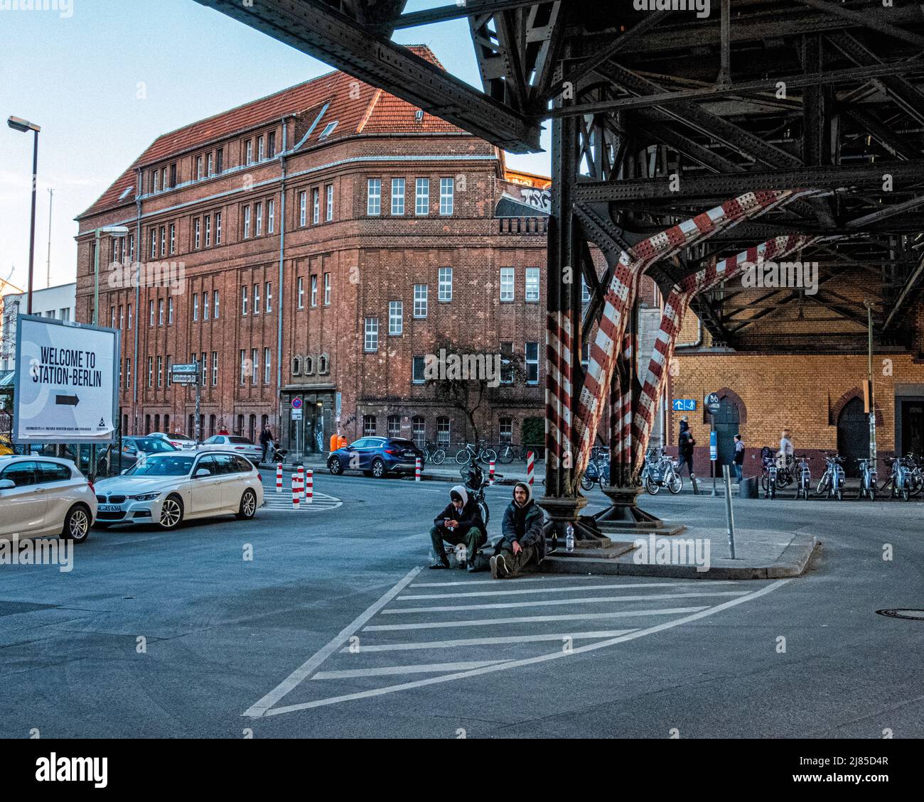 U2 raised viaduct hi-res stock photography and images - Alamy
