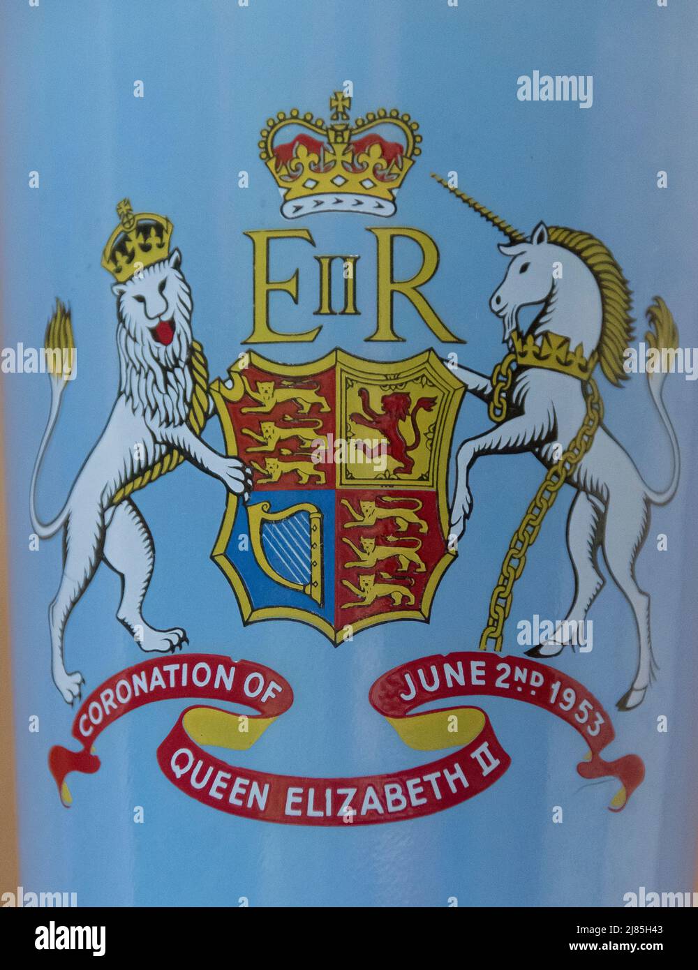 Queen elizabeth ii royal coat of arms hi-res stock photography and ...