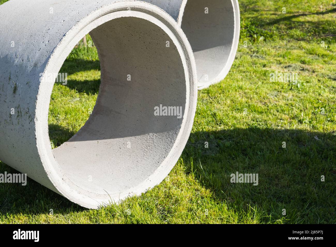 Concrete well ring hi-res stock photography and images - Alamy