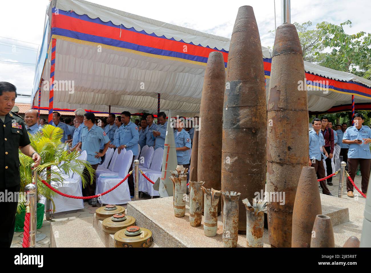 Phnom Penh, Cambodia. 20th July, 2018. The shells of war-left U.S ...