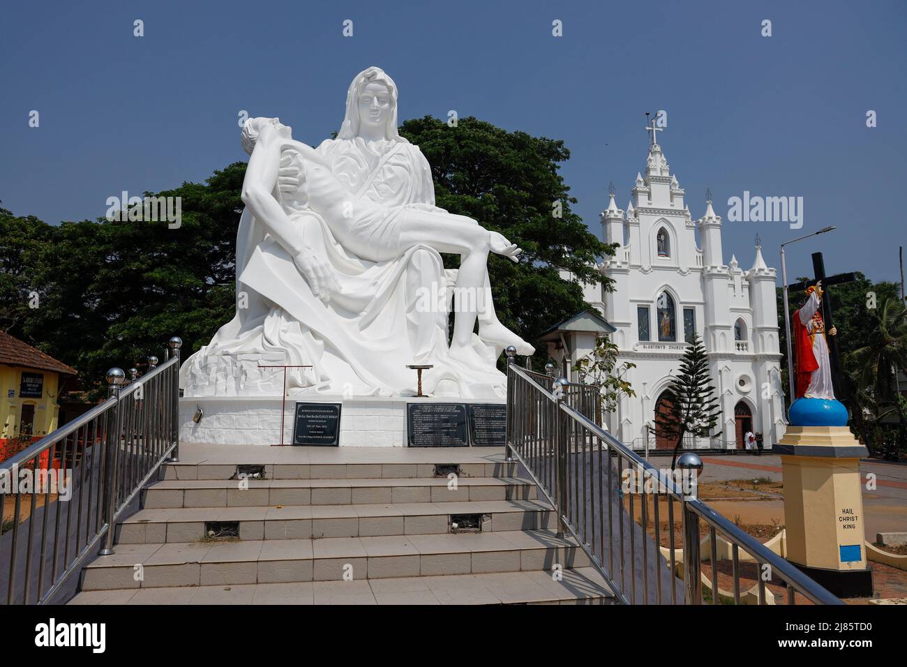 Huge Pieta Statue Replica of Jesus Christ and Mother Mary next to St ...