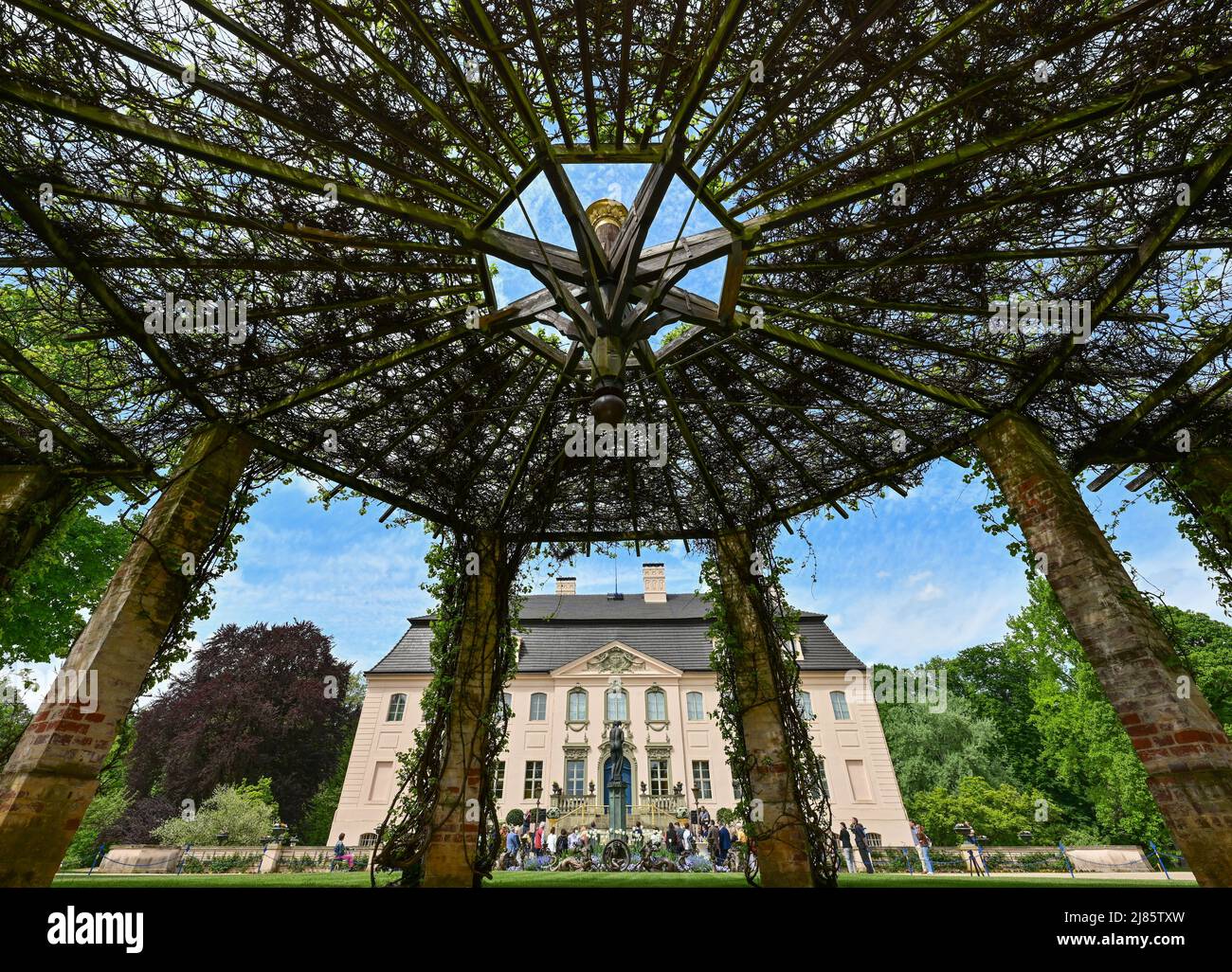 13 May 2022, Brandenburg, Cottbus: Branitz Palace. The Oriental Rooms ...