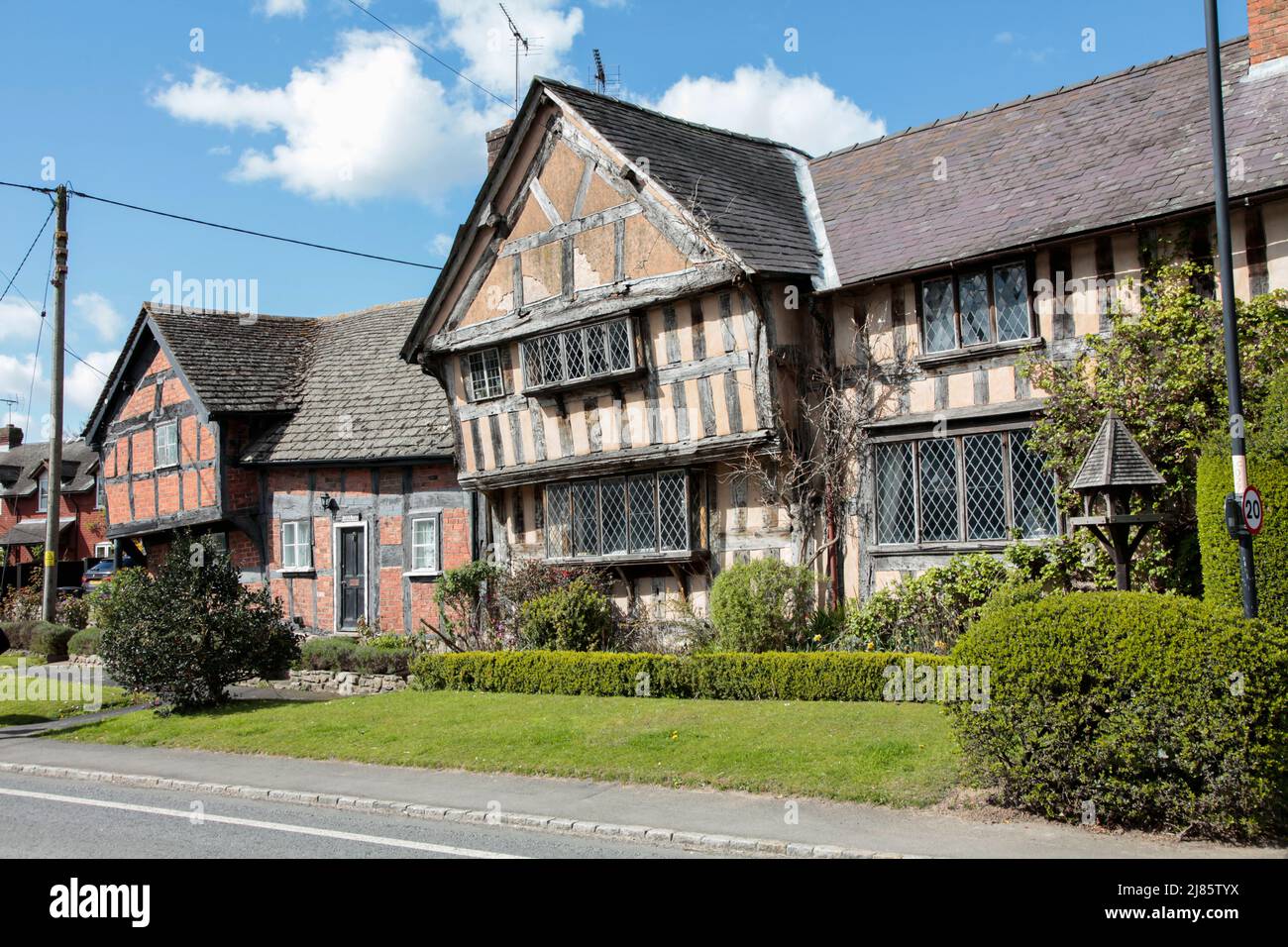 Old buildings of pembridge hi-res stock photography and images - Alamy