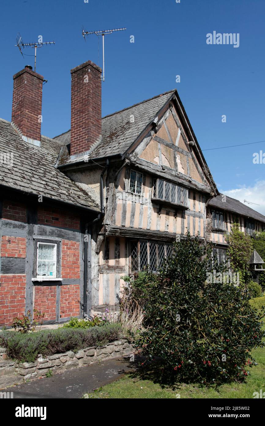 Old buildings of pembridge hi-res stock photography and images - Alamy