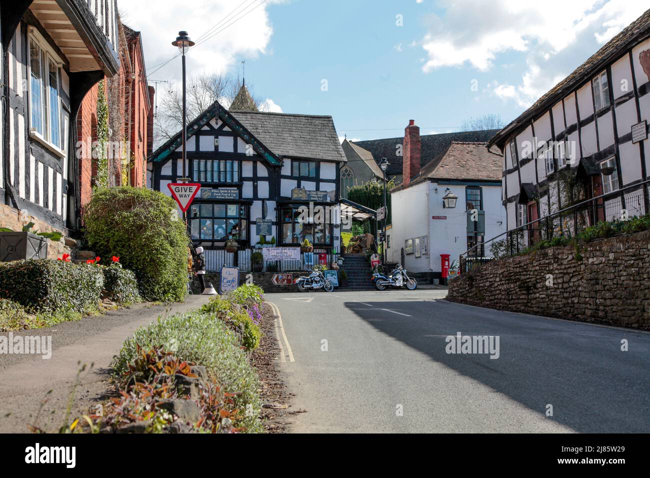 Old buildings of pembridge hi-res stock photography and images - Alamy