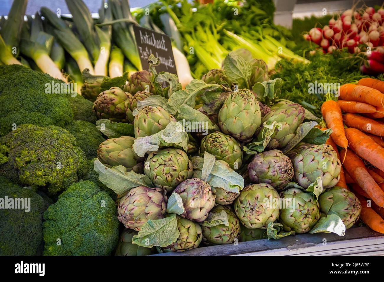 stall of fresh vegetables in a market Stock Photo - Alamy