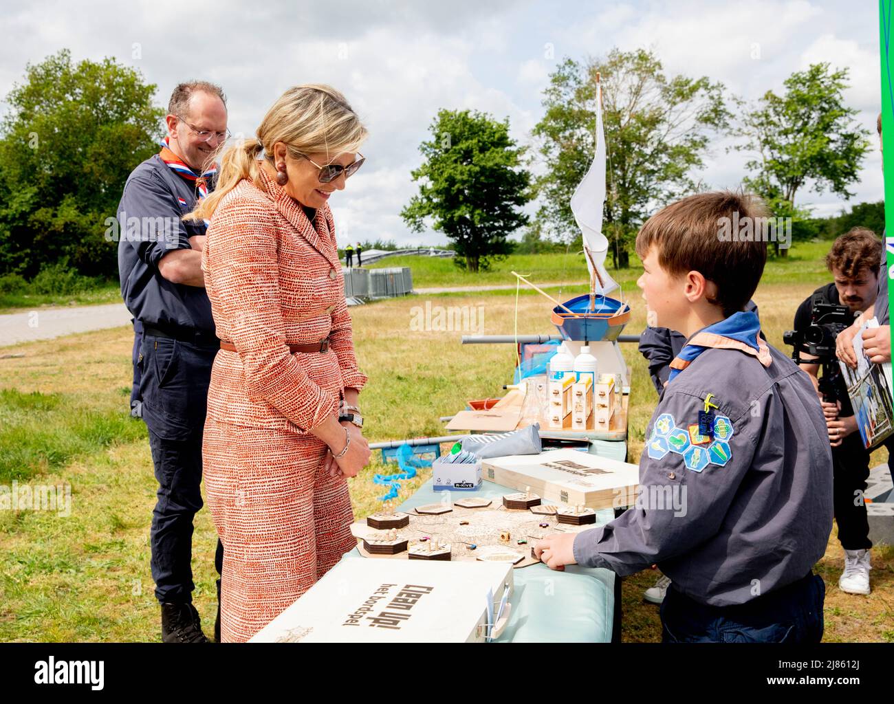 Queen Maxima visiting the water scouts at Zeewolde scouting estate ...