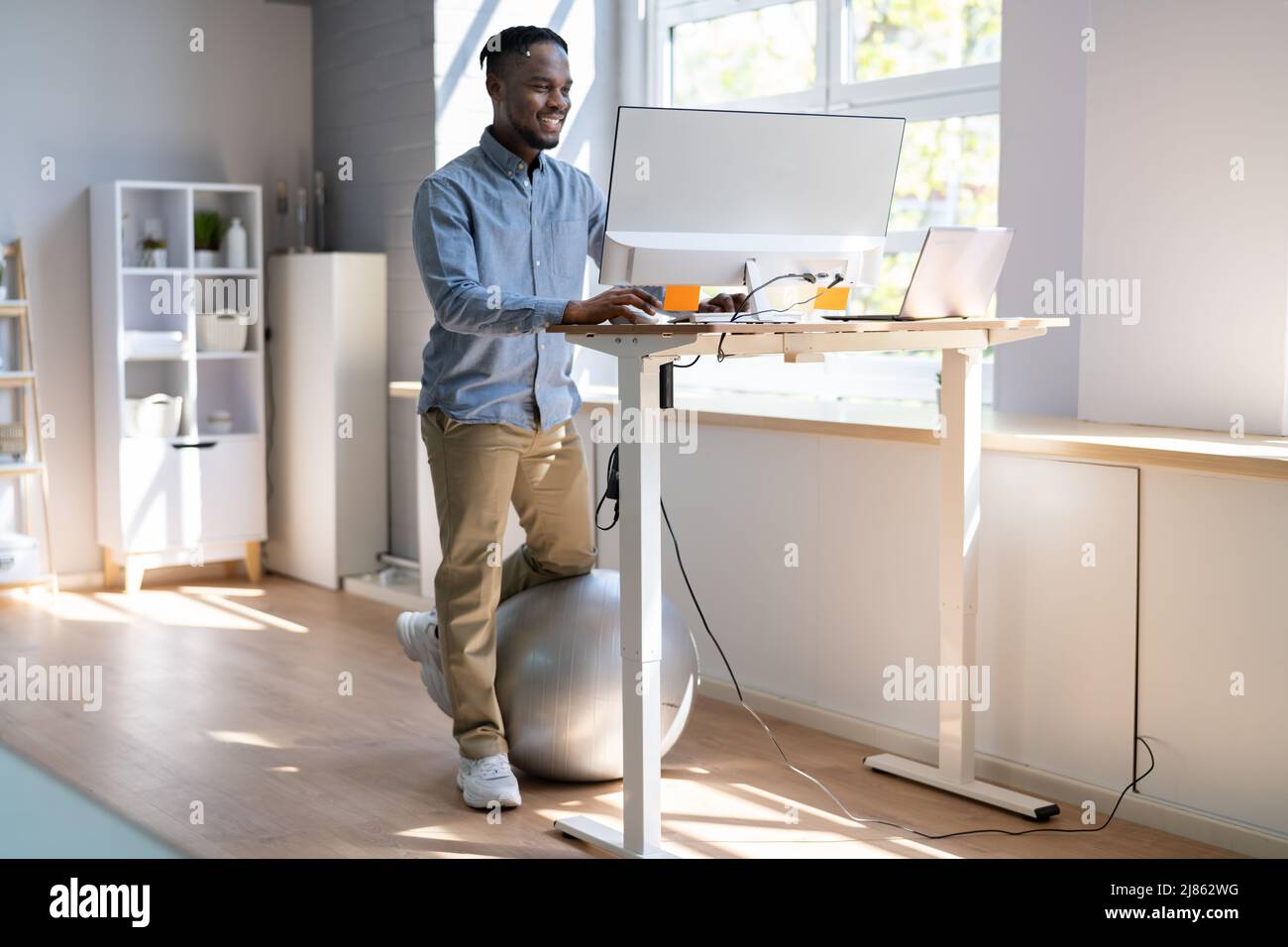 Good posture man hi-res stock photography and images - Alamy