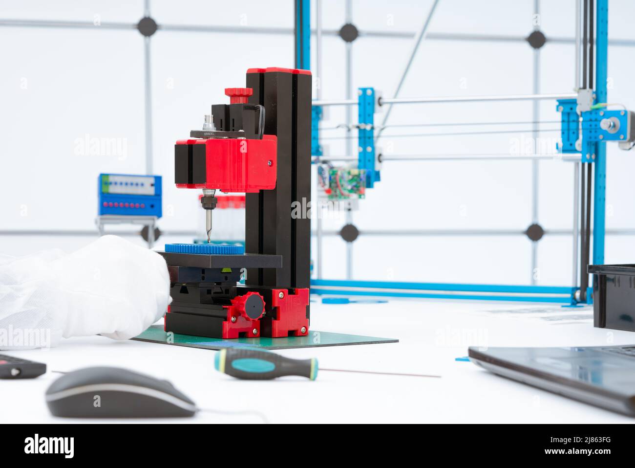 Precision milling and drilling machine in the precision mechanics ...