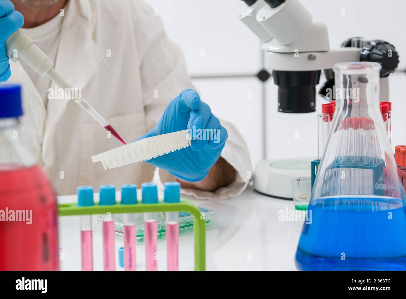 Artificial heart laboratory hi-res stock photography and images - Alamy